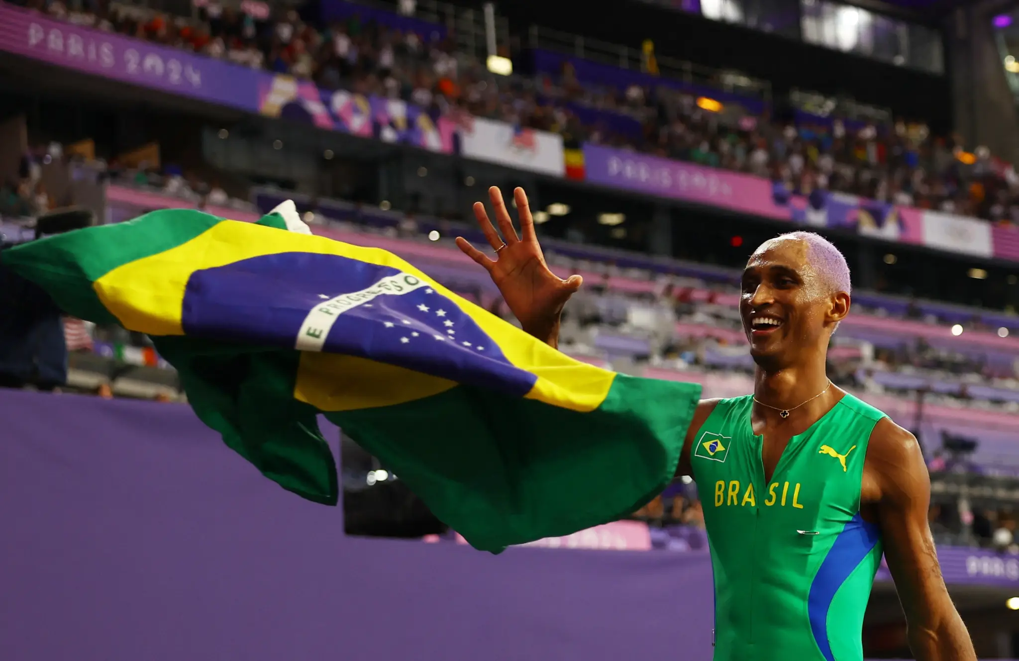 Alison Santos 'Piu' conquista bronze nos 400m com barreira - Portal ...